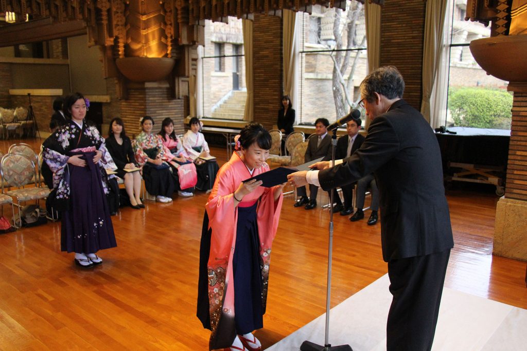 JABEE 認定プログラム修了証 授与式が行われました! | 武庫川女子大学 建築学部 建築学科・大学院 建築学研究科 建築学専攻